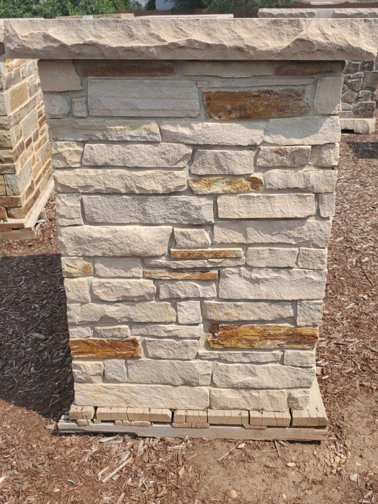 Column #82; Mountain Valley / Klondike Sandstone - Delta Stone Products